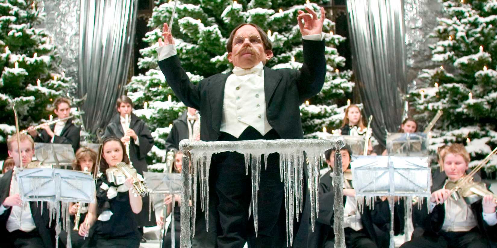 Harry Potter: Why Flitwick Looks So Different In The Third Movie