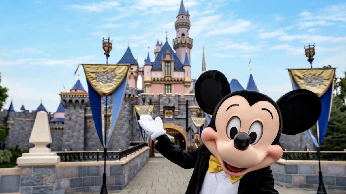 The Adorable Disney Hug Rule Explained (& Why Parents Love It)