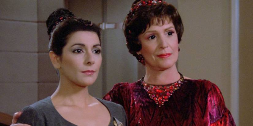 Star Trek: All 4 Roles (& Voiceovers) Played By Majel Barrett