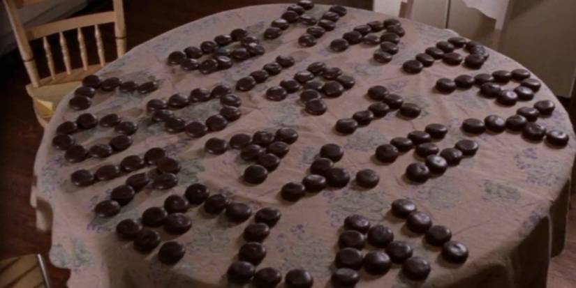Gilmore Girls: How Old Lorelai Is At The Beginning & End