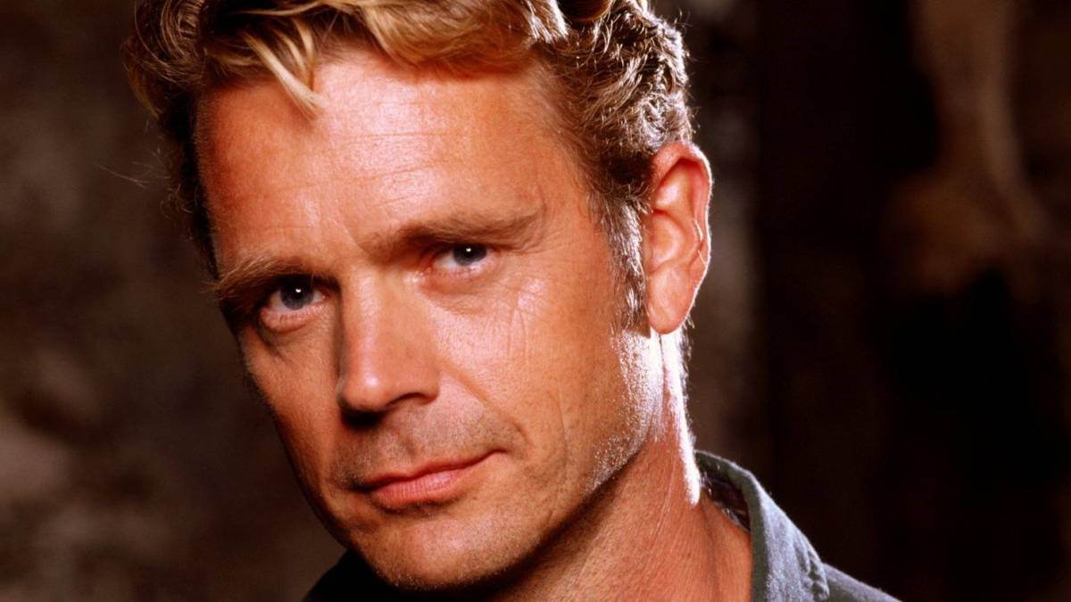 Why Smallville Killed Off Jonathan Kent In Season 5