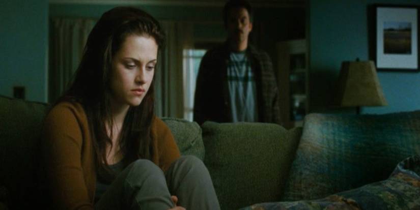 Twilight: 10 Ways Bella Swan Got Worse & Worse