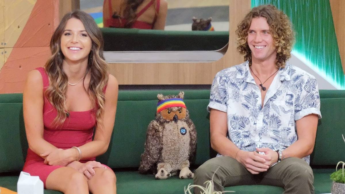 Big Brother 22: Angela Upset Bidet Segment Ran But Tyler Reading Her ...