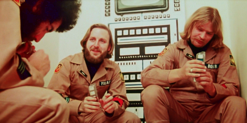 10 Best Comedy Movies Set In Space