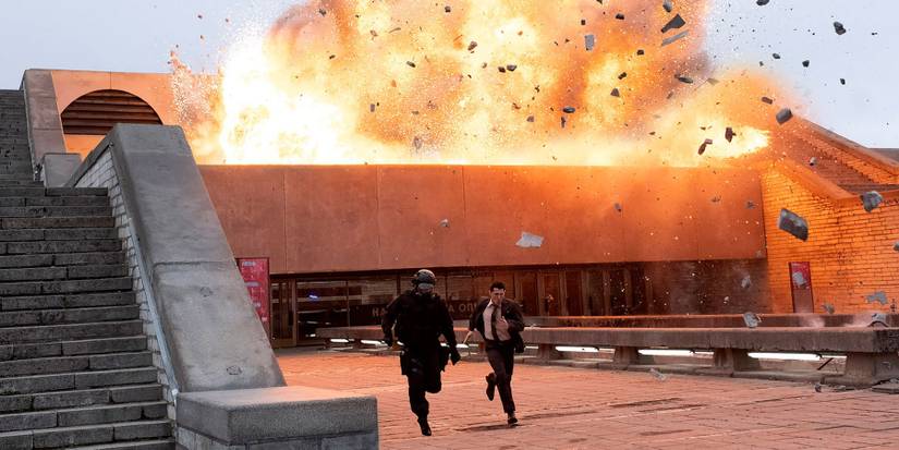 The Science of Tenet Explained: Entropy, Annihilation & Time Inversion