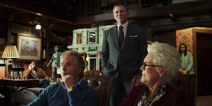 5 Ways Clue Is The Best Murder Mystery Movie (& 5 It's Knives Out)