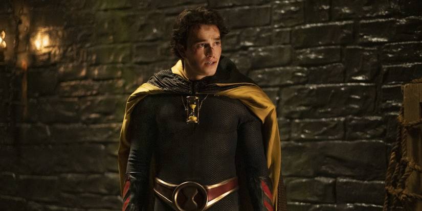 Stargirl Season 2 Cast Guide: All New & Returning Characters