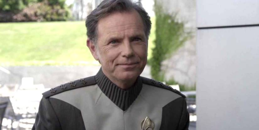 All 4 Actors Who Played Captain Pike In Star Trek