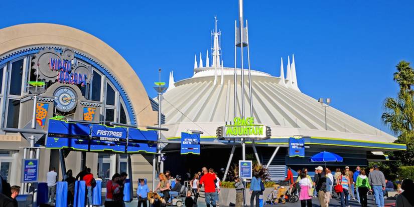 Disney Parks: 10 Most Immersive Attractions