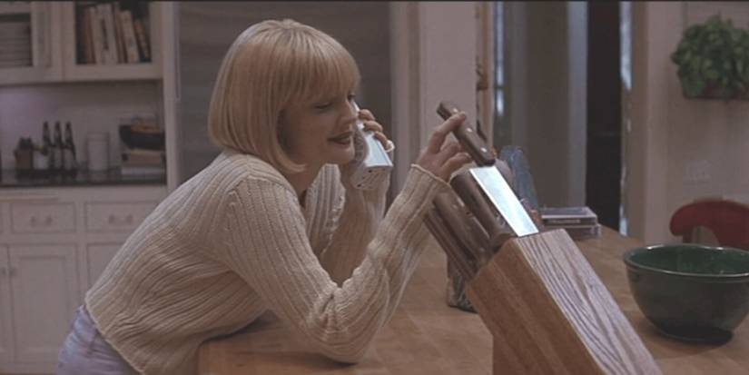 Scream 7 Only Has 1 Way To Beat Drew Barrymore's Iconic Opening Kill