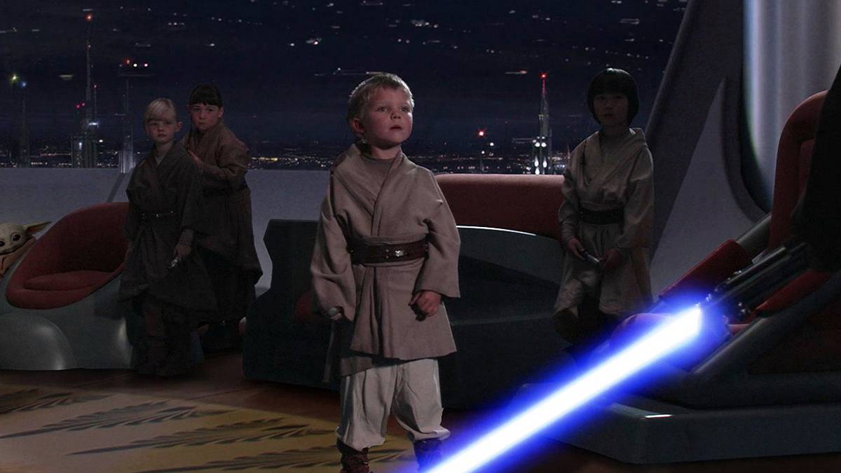 Baby Yoda Hiding From Anakin Is Edited Into Revenge of the Sith Scene
