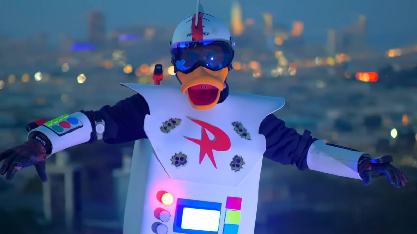 Ducktales Cosplay Brings Gizmoduck To Life In Mindblowing Video