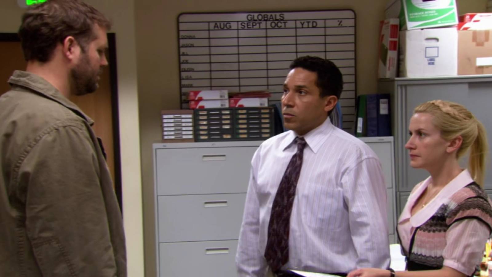 The Office: 10 Things About Oscar Martinez That Make No Sense