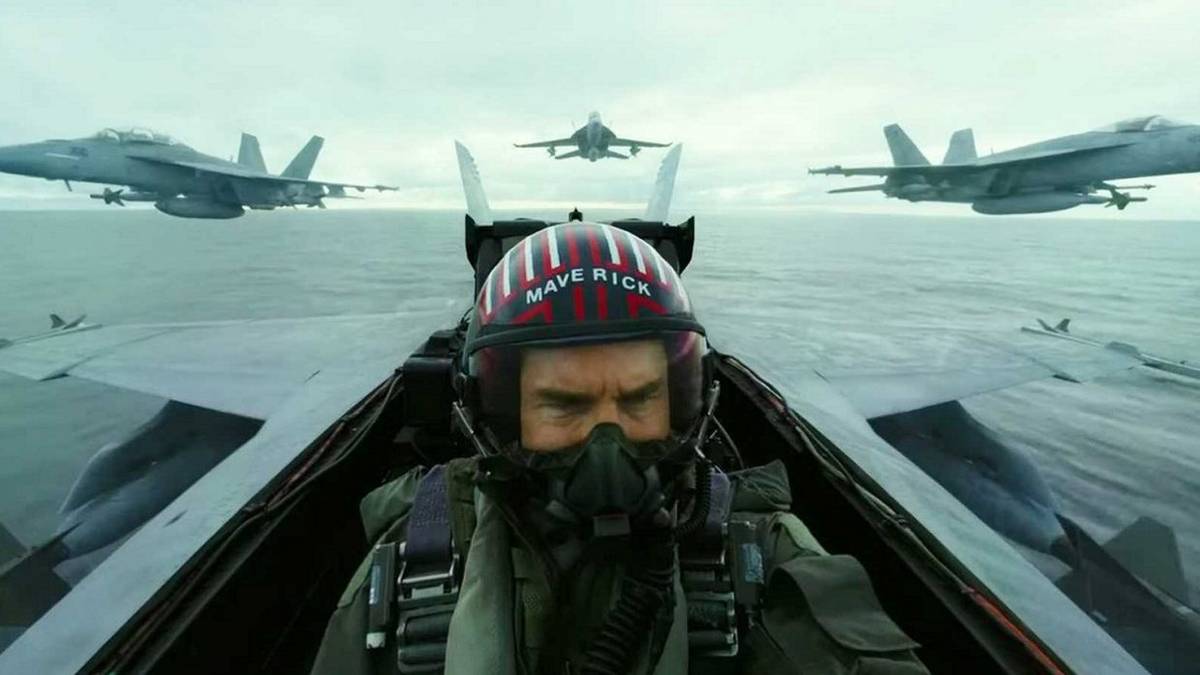 Top Gun 2: Tom Cruise Invites Marching Band To Screening After Tribute