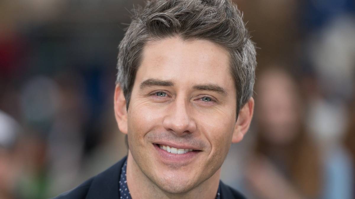 Bachelor: Arie Complains About Lauren's Dr. Discriminating Against Men