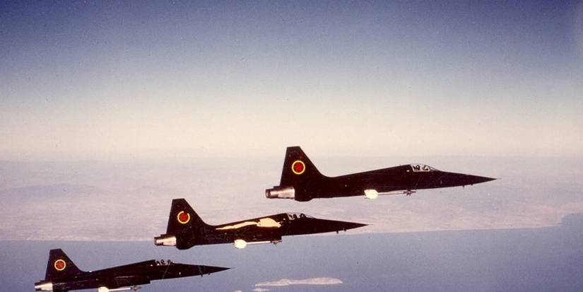Top Gun's Dedication Message Explained (Who Is Stuntman Art Scholl)