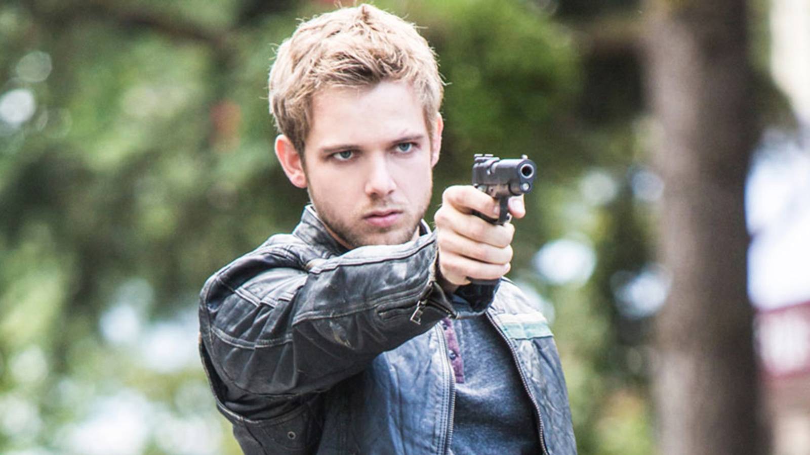 Bates Motel "The Escape Artist" Sees Dylan Narrowly Avoid Death
