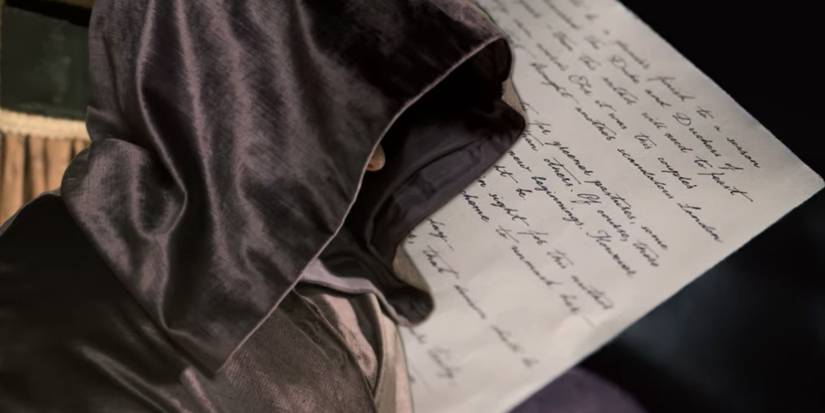 Queen Charlotte's Lady Whistledown Trick Creates 2 Plot-Holes In Seconds