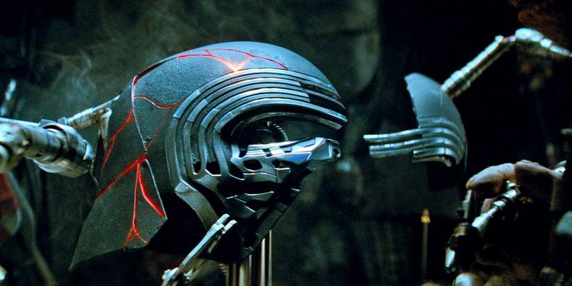 Rise of Skywalker: How Kylo Ren's Fixed Helmet Made Him More Like A Sith