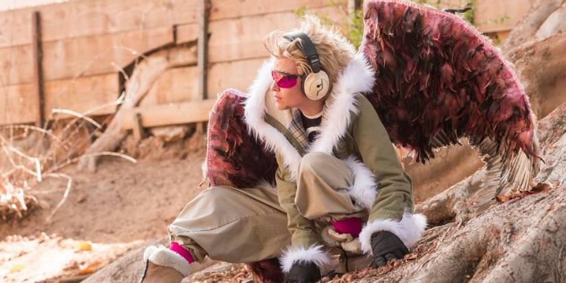 My Hero Academia: 10 Awesome Examples Of Hawks Cosplay