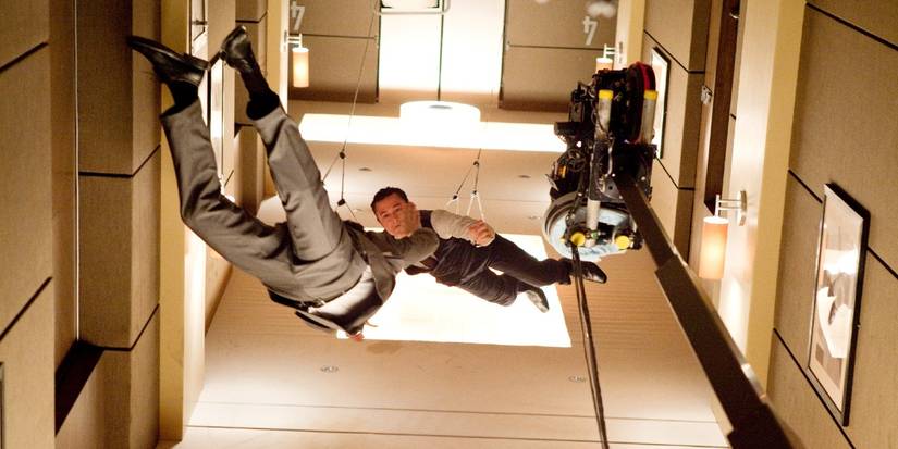 How Inception's Zero Gravity Hallway Fight Scene Was Filmed (Without CGI)