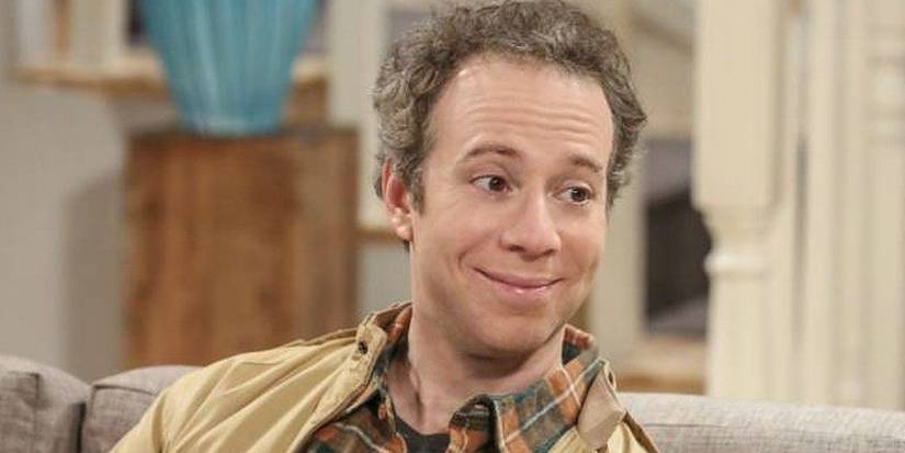 The Big Bang Theory: 10 Stuart Storylines That Make No Sense
