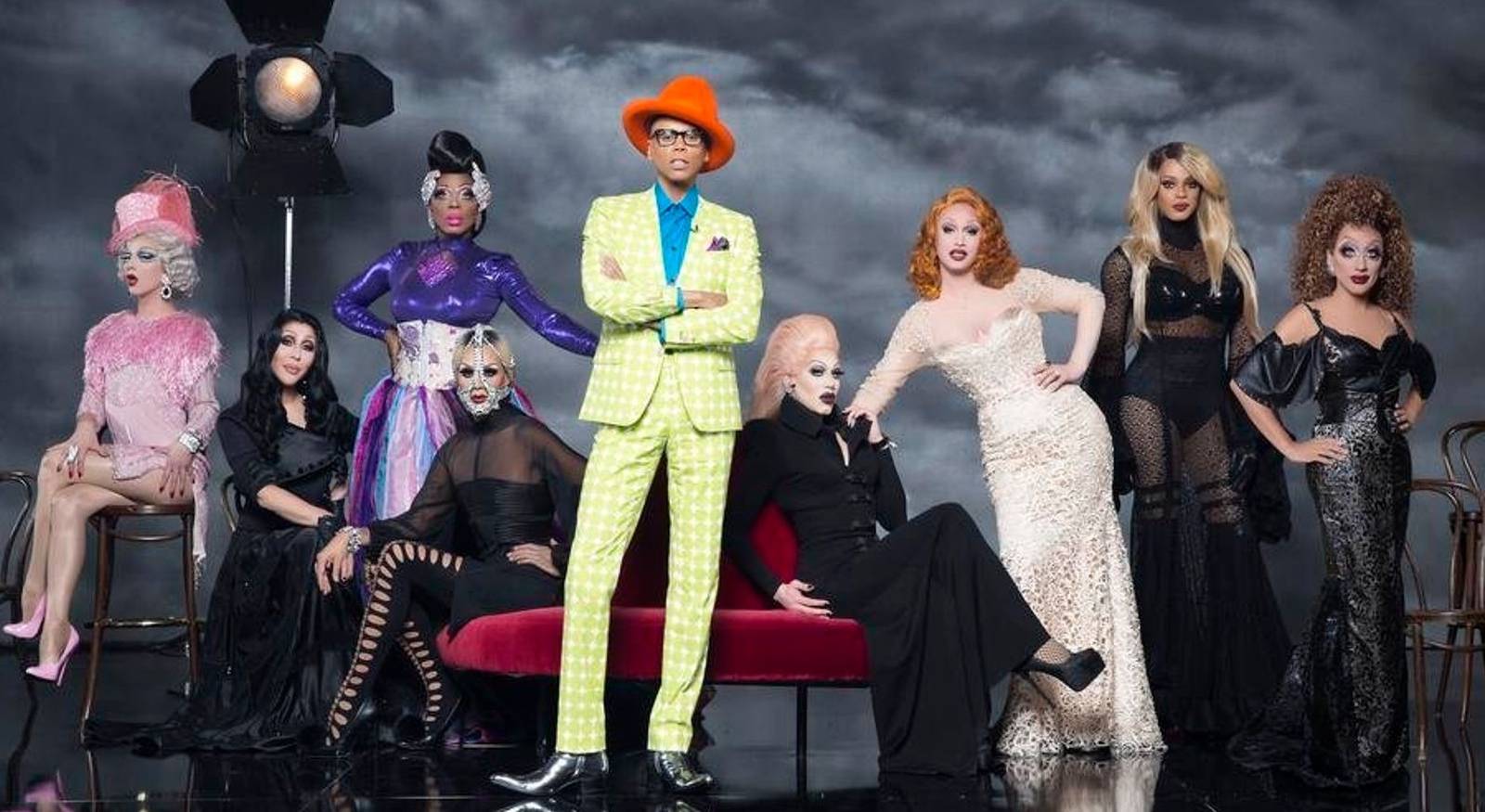 RuPaul's Drag Race: Comparing The Winners According To Age & Height