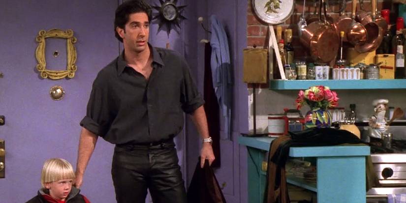 Friends: Ross' 10 Best Outfits