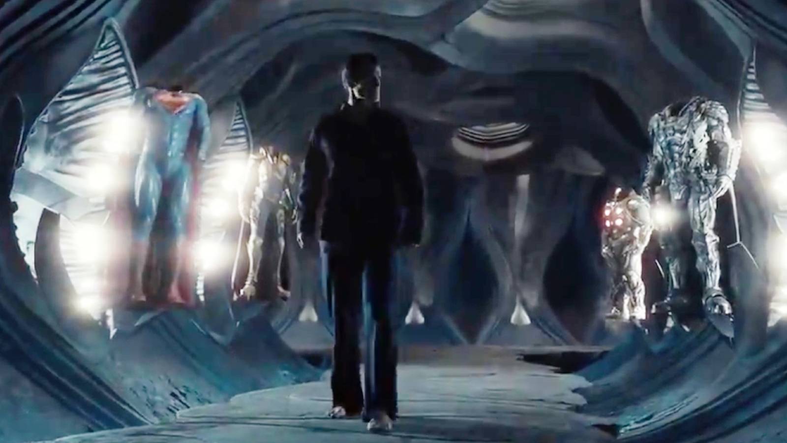 Justice League Trailer Reveals Multiple Superman Suits In Fortress of ...