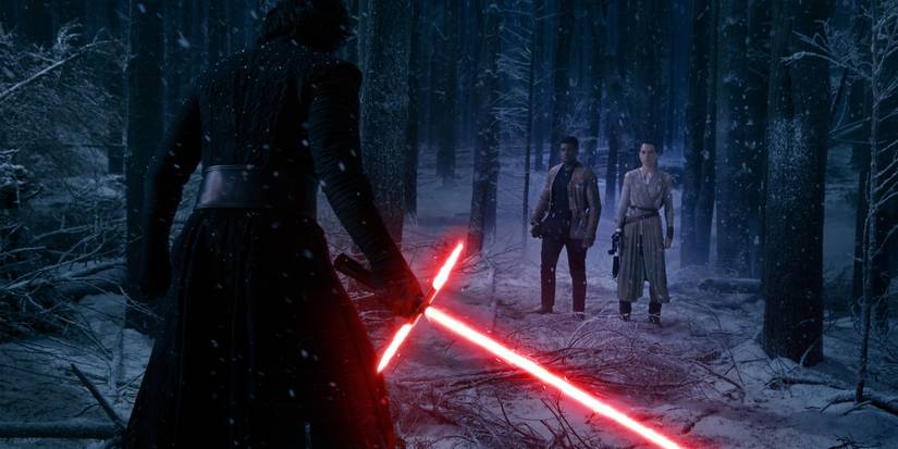 Star Wars: Darth Maul & 7 Other Characters With Unconventional Lightsabers