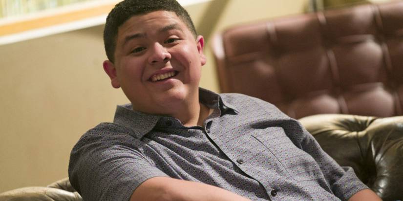 Modern Family: 6 Times Manny Acted Like An Adult (& 4 He Was Just A Kid)
