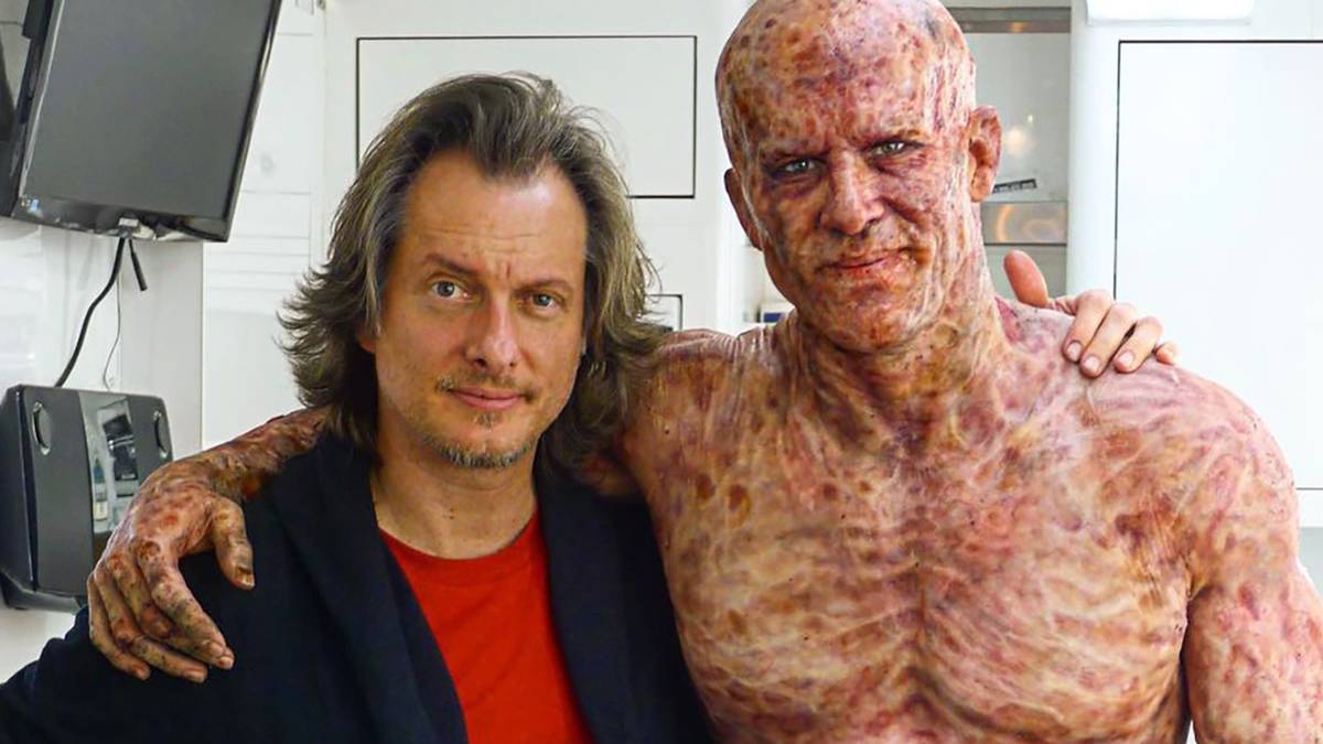 Ryan Reynolds’ Full Body Deadpool Scar Makeup Shown In BTS Image