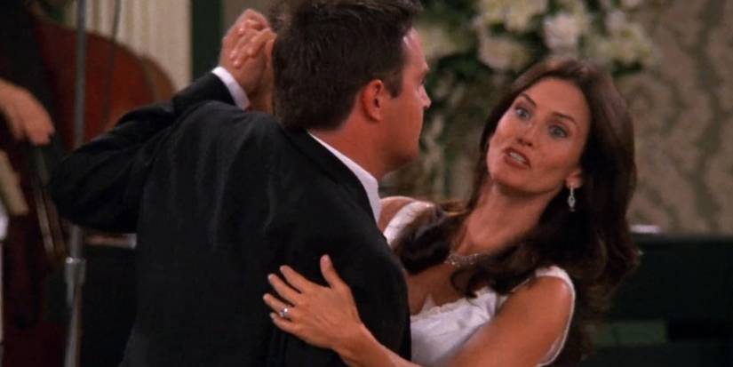 Friends: 10 Funniest Dances By The Main Characters, Ranked