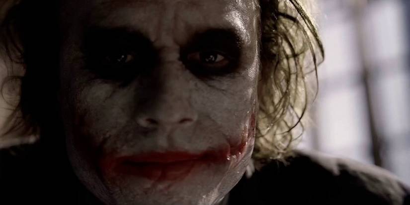The Dark Knight: 5 Ways The Opening Scene Is Perfect (&5 The Ending Is)