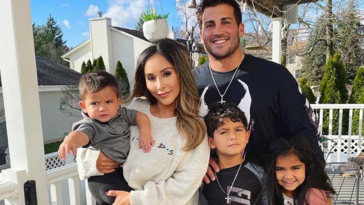 Jersey Shore: Snooki Celebrates Son's First Communion with Family Pic
