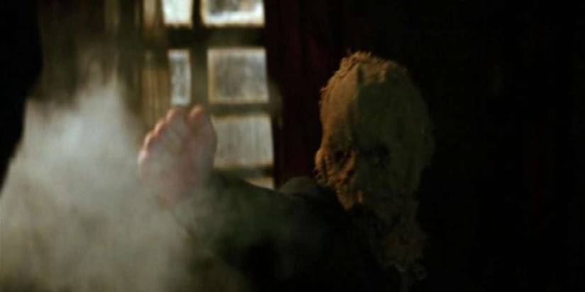 Batman Begins: How Scarecrow's Fear Gas Works (Is It Really Possible?)
