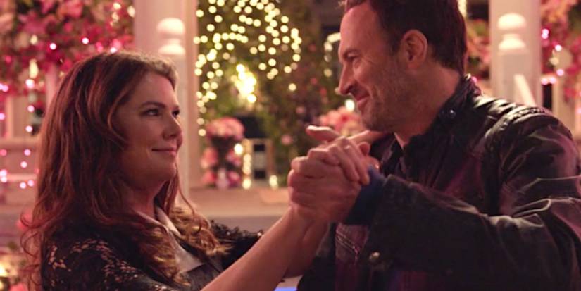 Gilmore Girls: Luke and Lorelai's Relationship Timeline, Season By Season