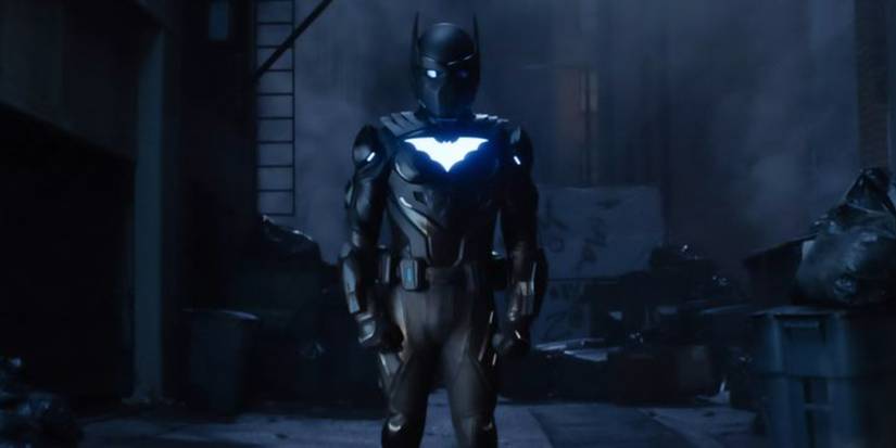 How Arrowverse Is Changing Batwing's Origin (History & Powers Explained)