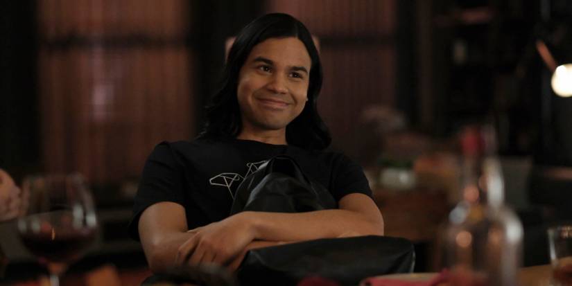How Cisco's New Arrowverse Role Avoids Ruining His Story