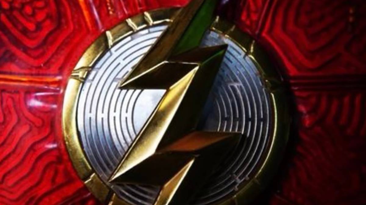 Flash Movie Image Reveals First Look At New Costume Logo
