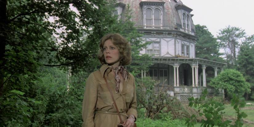 10 Terrifying Movies About Agoraphobia