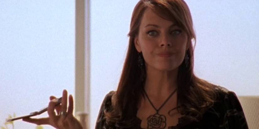 The OC: 10 Ways Julie Cooper Got Better & Better