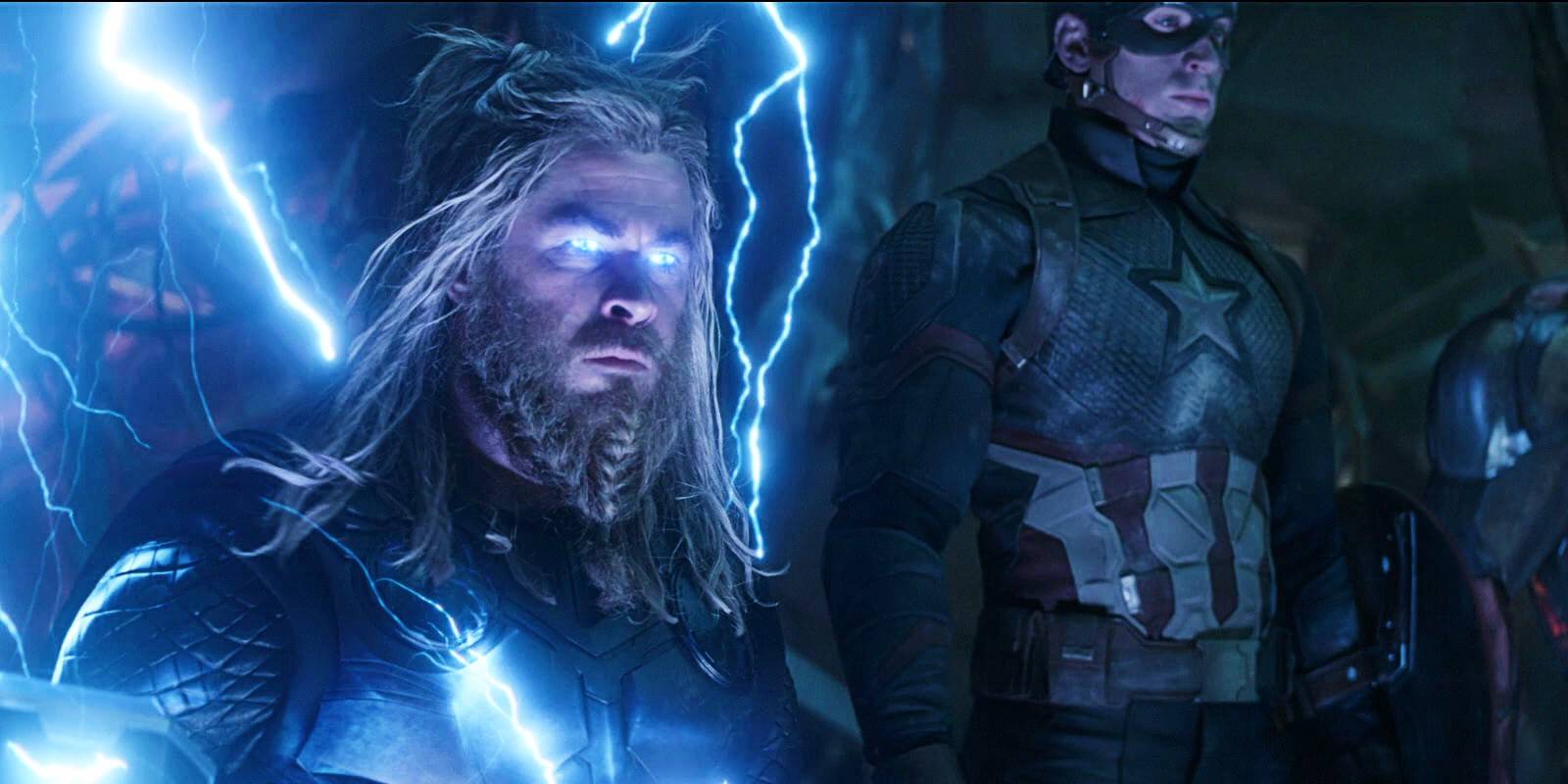Fat Thor Cosplayer Poses With Perfectly Timed Lightning Strike at ...
