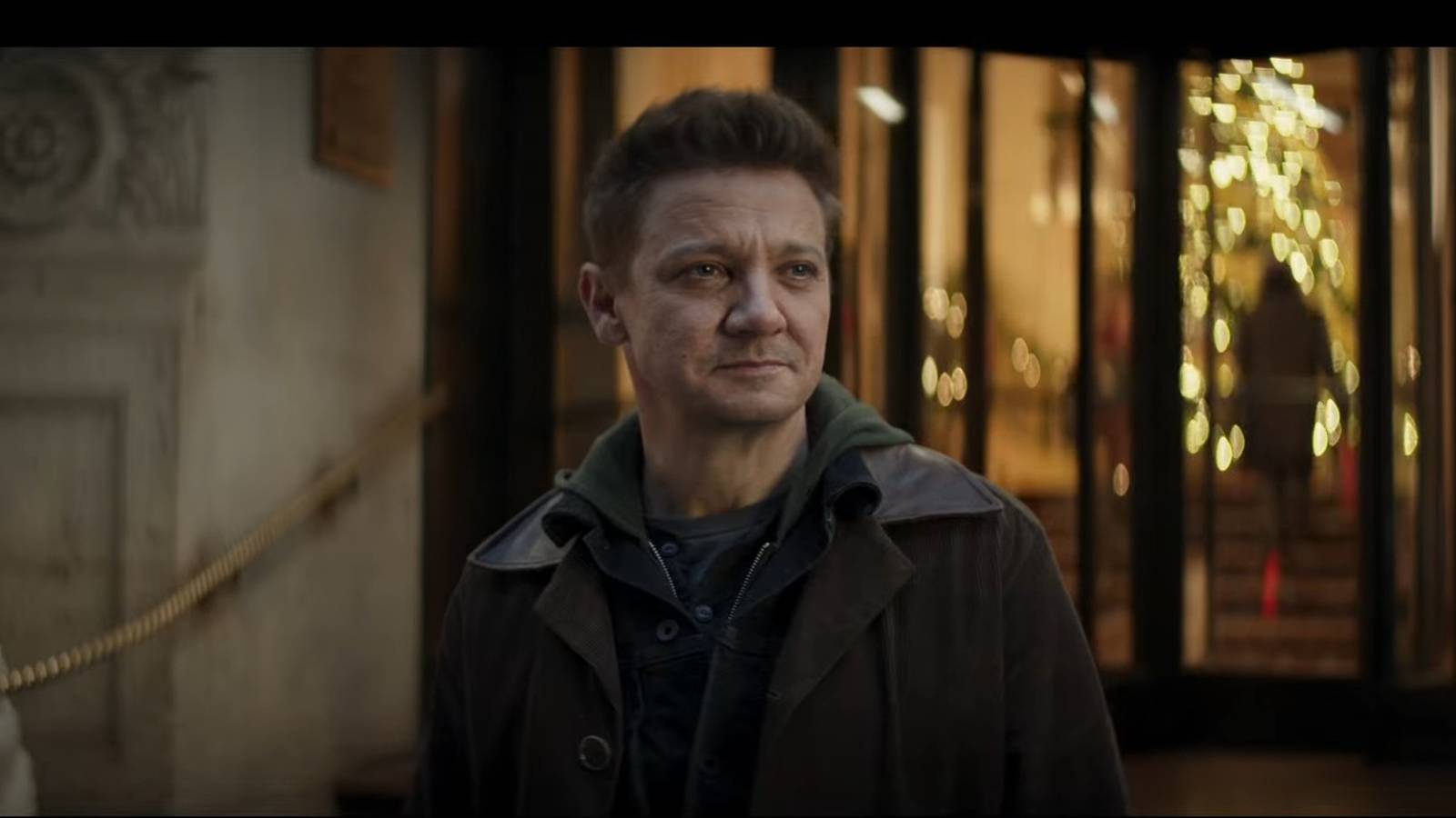 Hawkeye Official Synopsis Confirms Clint Isn’t An Avenger Anymore