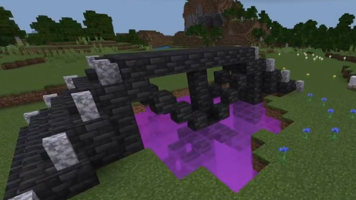 Minecraft Player Shows Off A Gorgeous Dark Void-Themed Bridge