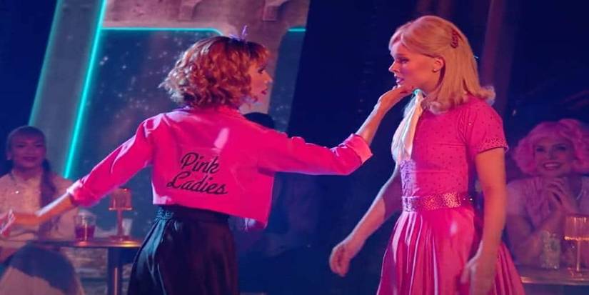 DWTS: Jenna Johnson Helps JoJo Siwa Patch Up Rehearsal Injury