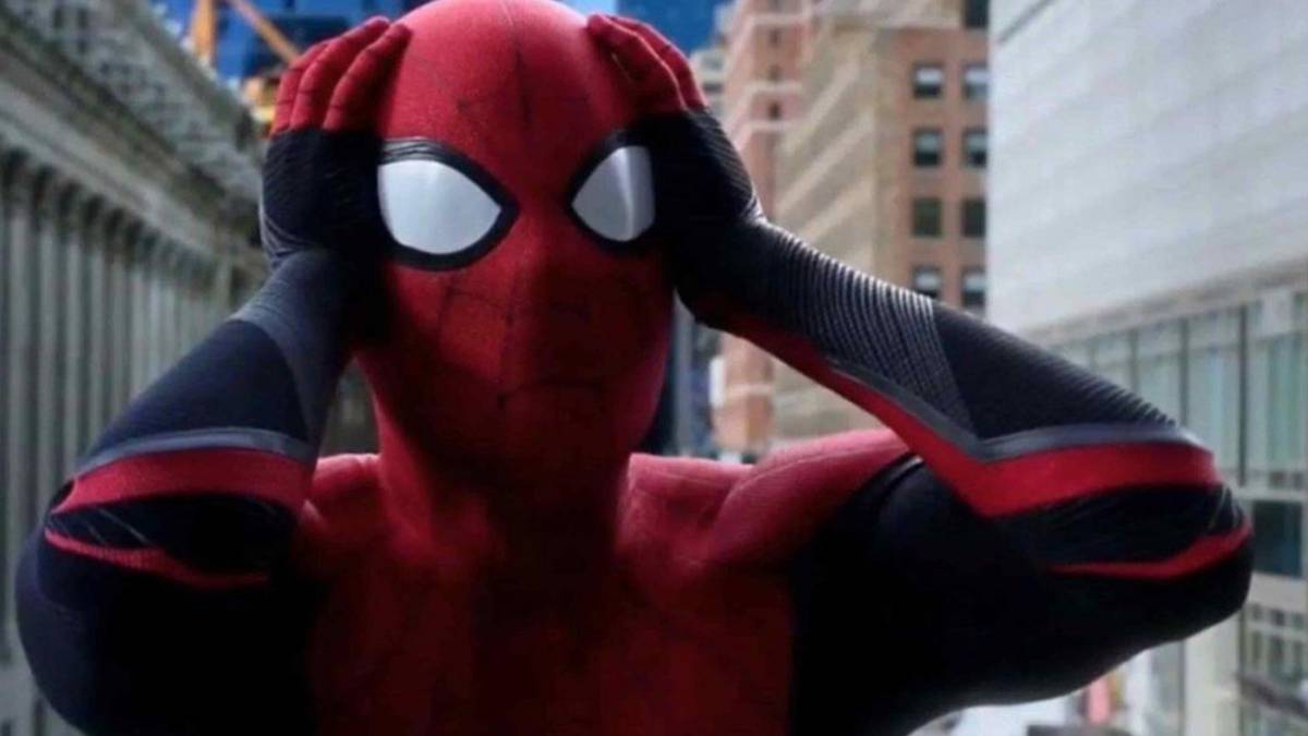 Batman Needs A Spider-Man: Far From Home Unmasking Moment