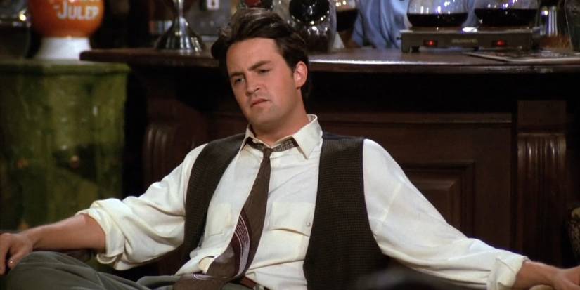 Friends: Chandler's 10 Best Outfits