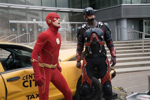 The Flash Season 8 Images Tease Teamup With The Atom For Armageddon Event