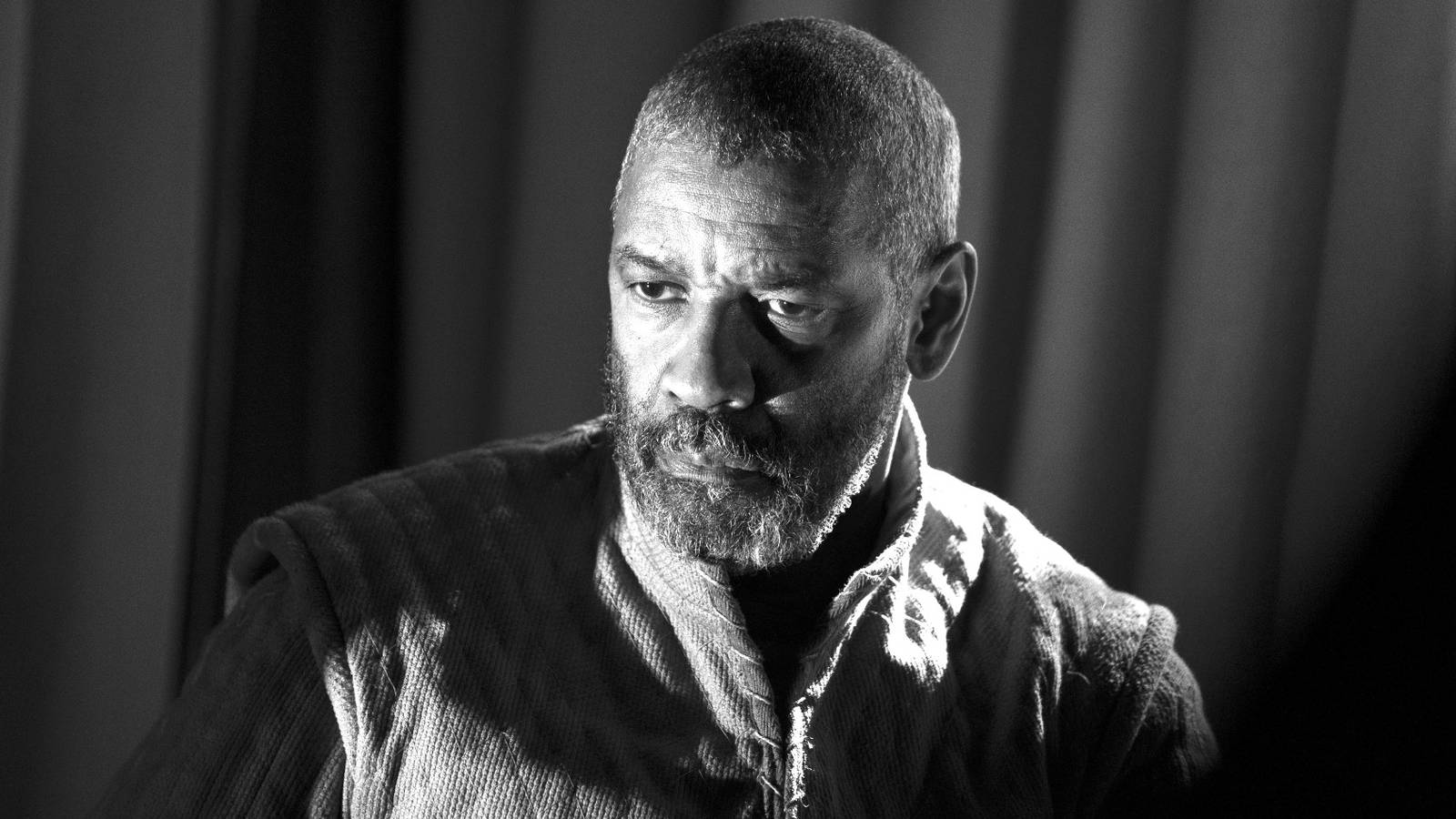 The Tragedy of Macbeth Review: A Faithful & Visually Stunning Adaptation